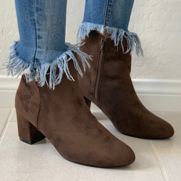 Boutique | Shoes | Nib Chocolate Kitten Block Heel Chelsea Ankle Boot ...